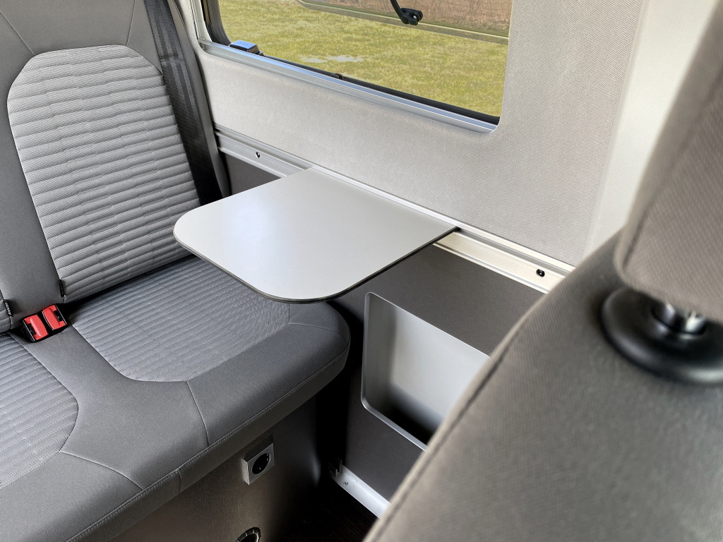 Der Mini-Tisch für den VW Grand California – BugsCamper